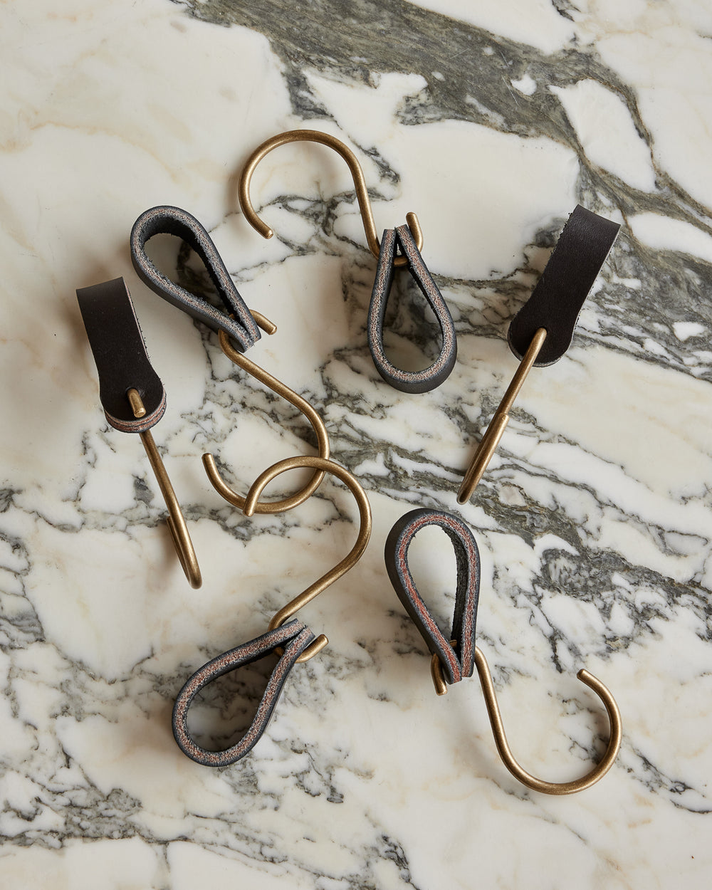 Ludlow Leather Hooks - Black